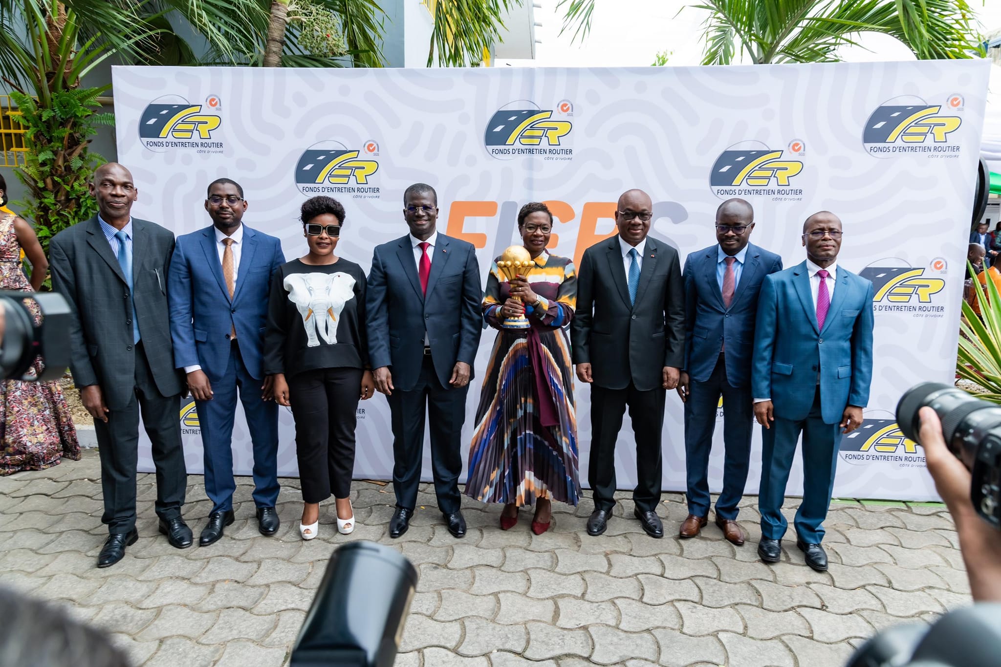 Trophée Tour CAN 2023 : La FIF a présenté le trophée au FER – Le ...